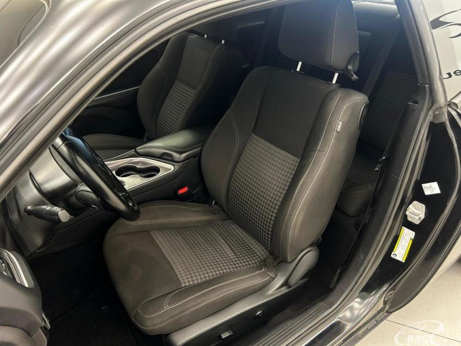 Dodge Challenger 2020 in Vilnius, with an engine capacity of 3.60 L and mileage of 130 thousand km for 16000 €, photo 6 on AUTOMOTO.COM.LV