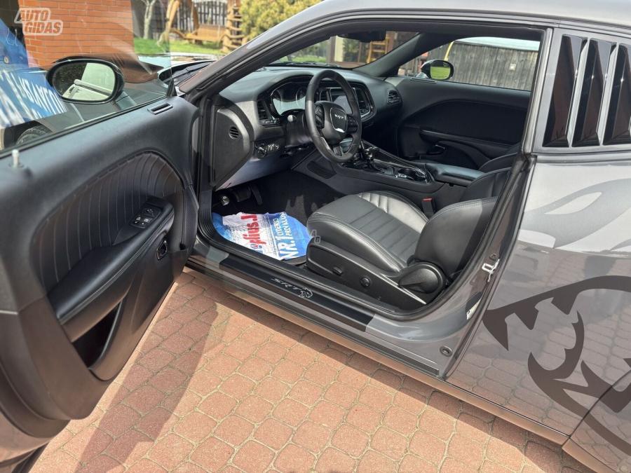 Dodge Challenger 2022 in Klaipeda, with an engine capacity of 5.70 L and mileage of 79 thousand km for 26999 €, photo 12 on AUTOMOTO.COM.LV