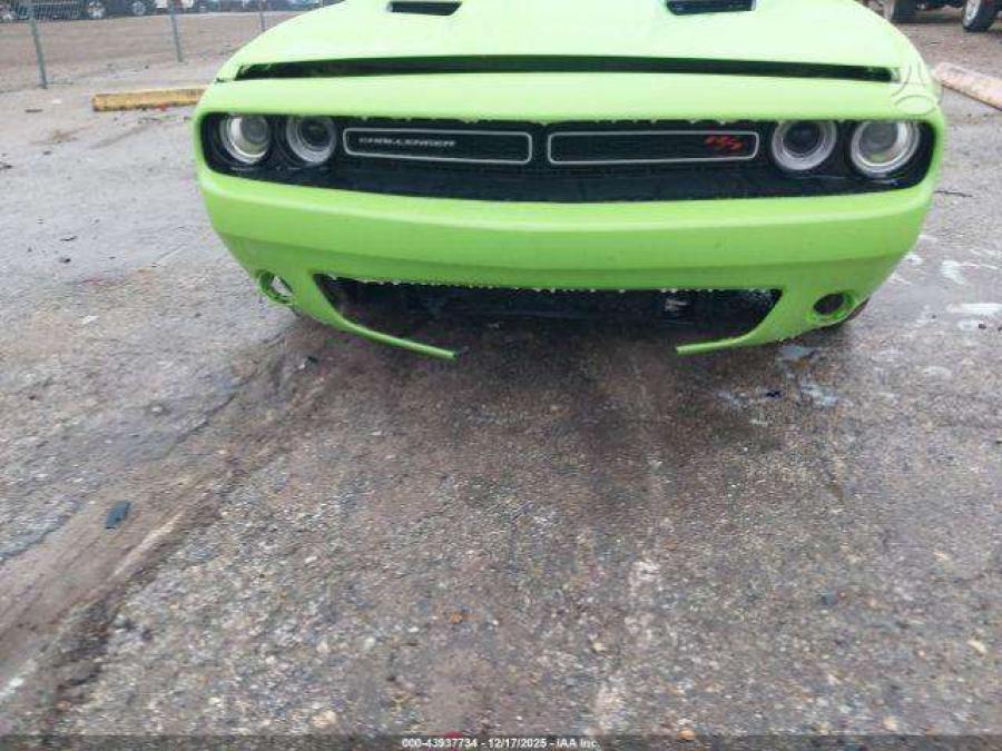 Zaļš Dodge Challenger 2015 Klaipėda, ar dzinēja tilpumu 5.65 L un nobraukumu 95 tūkst. km par 5700 €, foto 6 vietnē AUTOMOTO.COM.LV