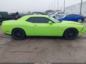 Zaļš Dodge Challenger 2015 Klaipėda, ar dzinēja tilpumu 5.65 L un nobraukumu 95 tūkst. km par 5700 €, foto 13 vietnē AUTOMOTO.COM.LV