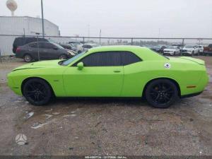 Zaļš Dodge Challenger 2015 Klaipėda, ar dzinēja tilpumu 5.65 L un nobraukumu 95 tūkst. km par 5700 €, foto 14 vietnē AUTOMOTO.COM.LV