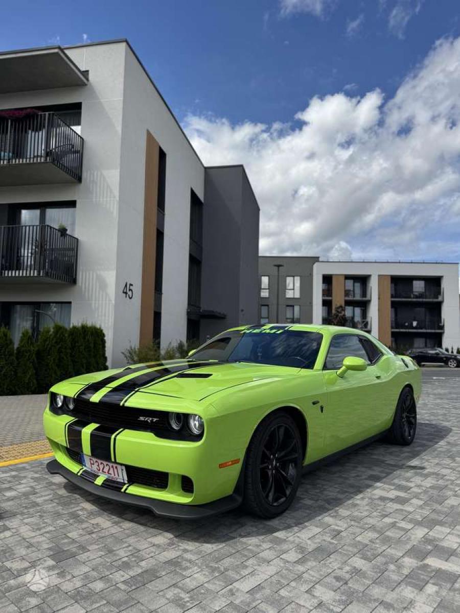 Zaļš Dodge Challenger 2016 Viļņa, ar dzinēja tilpumu 5.70 L un nobraukumu 150 tūkst. km par 22000 €, foto 1 vietnē AUTOMOTO.COM.LV
