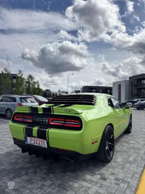 Zaļš Dodge Challenger 2016 Viļņa, ar dzinēja tilpumu 5.70 L un nobraukumu 150 tūkst. km par 22000 €, foto 5 vietnē AUTOMOTO.COM.LV