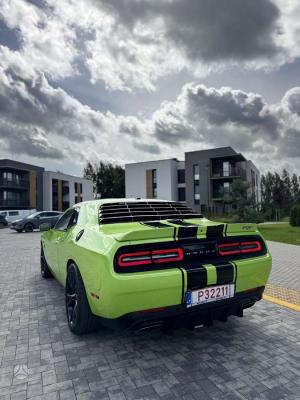 Zaļš Dodge Challenger 2016 Viļņa, ar dzinēja tilpumu 5.70 L un nobraukumu 150 tūkst. km par 22000 €, foto 6 vietnē AUTOMOTO.COM.LV