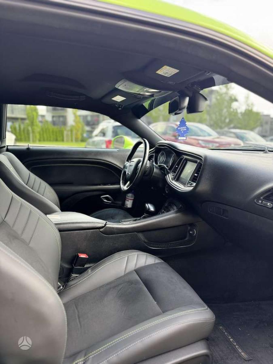 Zaļš Dodge Challenger 2016 Viļņa, ar dzinēja tilpumu 5.70 L un nobraukumu 150 tūkst. km par 22000 €, foto 12 vietnē AUTOMOTO.COM.LV