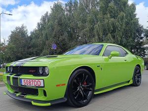 Zaļš Dodge Challenger 2016 Viļņa, ar dzinēja tilpumu 5.65 L un nobraukumu 143 tūkst. km par 24900 €, foto  vietnē AUTOMOTO.COM.LV