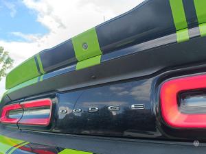 Zaļš Dodge Challenger 2016 Viļņa, ar dzinēja tilpumu 5.65 L un nobraukumu 143 tūkst. km par 24900 €, foto 19 vietnē AUTOMOTO.COM.LV