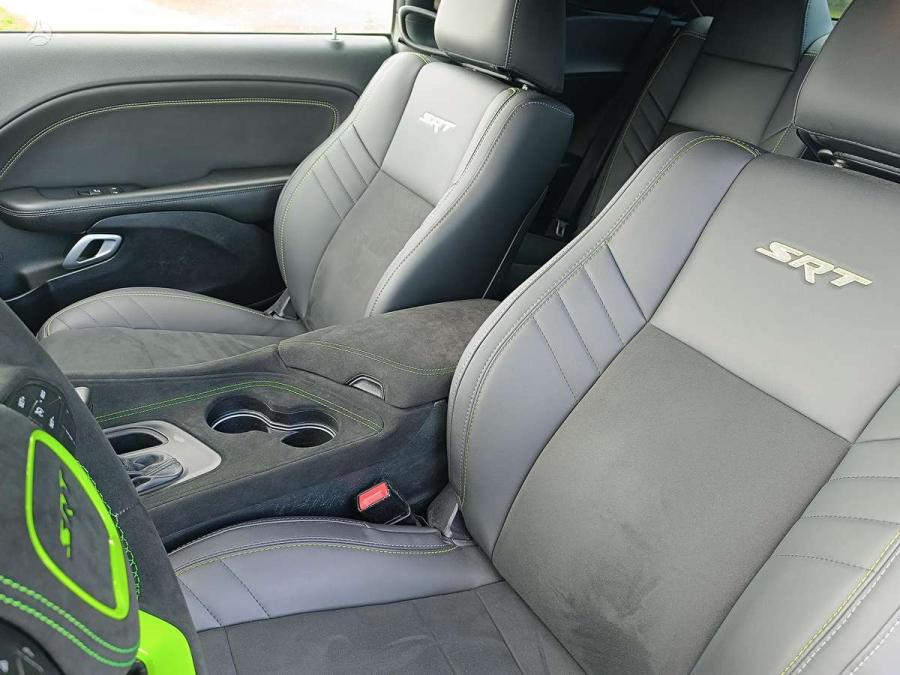 Zaļš Dodge Challenger 2016 Viļņa, ar dzinēja tilpumu 5.65 L un nobraukumu 143 tūkst. km par 24900 €, foto 40 vietnē AUTOMOTO.COM.LV
