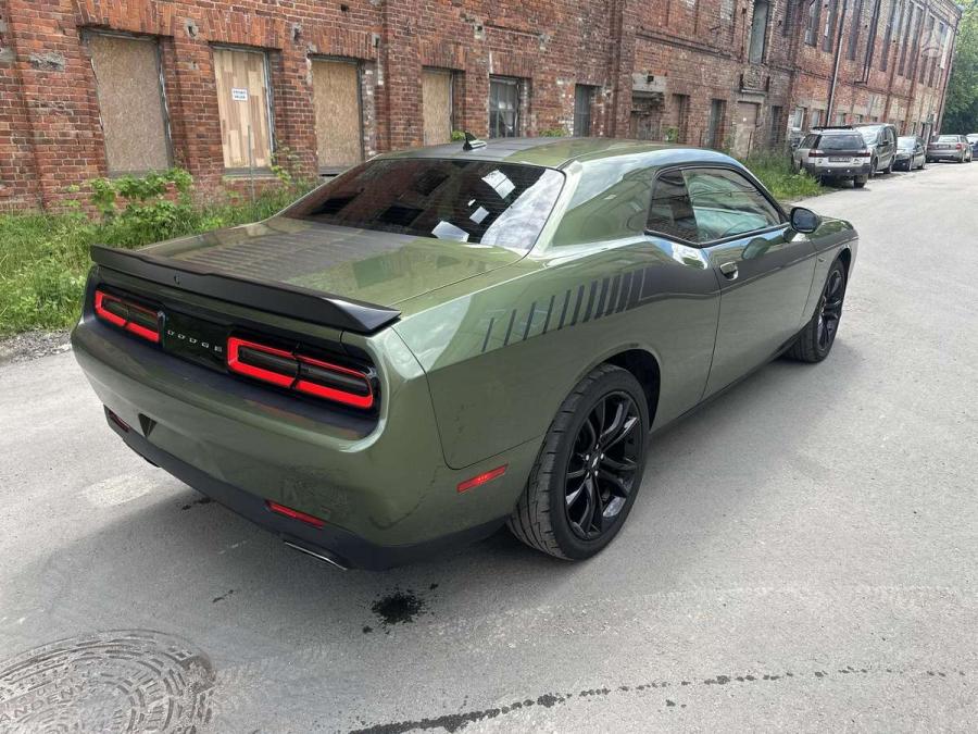 Zaļš Dodge Challenger 2018 Šauļi, ar dzinēja tilpumu 3.60 L un nobraukumu 123 tūkst. km par 16300 €, foto 10 vietnē AUTOMOTO.COM.LV