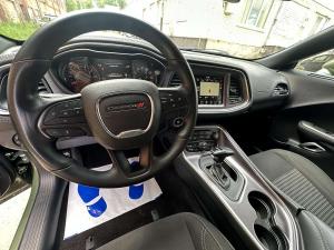 Zaļš Dodge Challenger 2018 Šauļi, ar dzinēja tilpumu 3.60 L un nobraukumu 123 tūkst. km par 16300 €, foto 18 vietnē AUTOMOTO.COM.LV