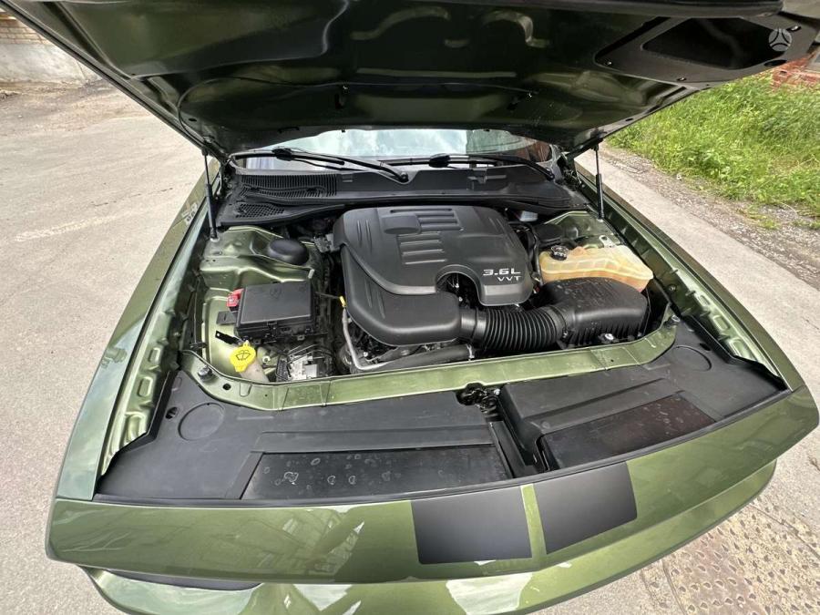 Zaļš Dodge Challenger 2018 Šauļi, ar dzinēja tilpumu 3.60 L un nobraukumu 123 tūkst. km par 16300 €, foto 21 vietnē AUTOMOTO.COM.LV