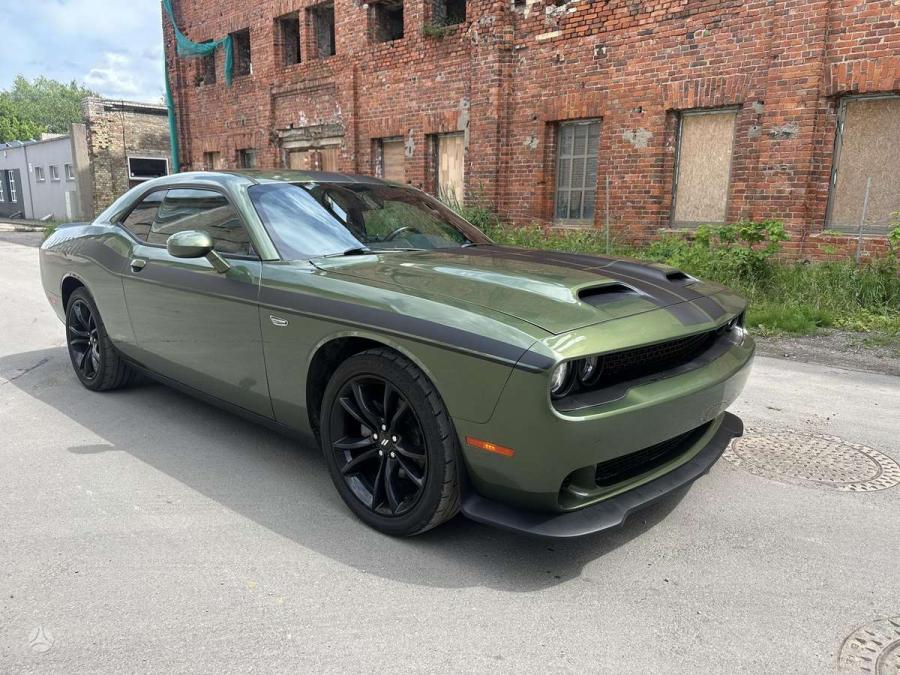 Zaļš Dodge Challenger 2018 Šauļi, ar dzinēja tilpumu 3.60 L un nobraukumu 123 tūkst. km par 16300 €, foto 23 vietnē AUTOMOTO.COM.LV