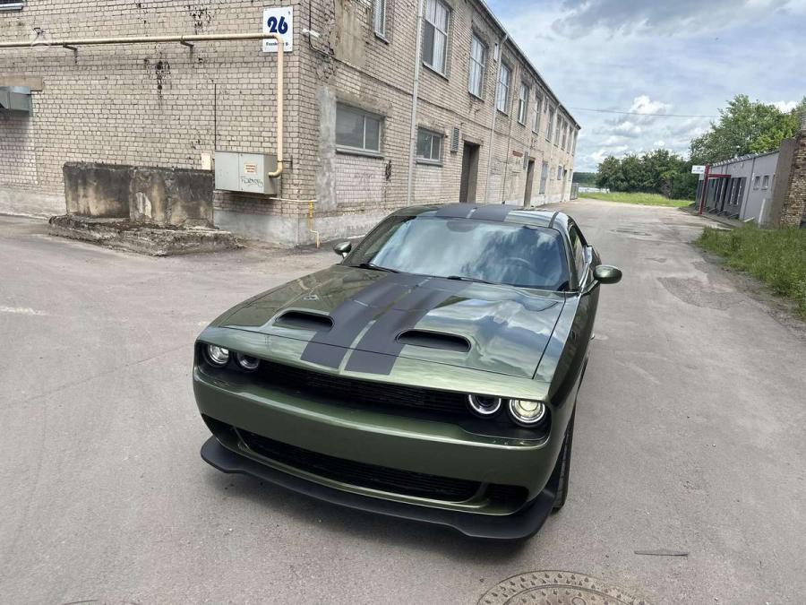 Zaļš Dodge Challenger 2018 Šauļi, ar dzinēja tilpumu 3.60 L un nobraukumu 123 tūkst. km par 16300 €, foto 24 vietnē AUTOMOTO.COM.LV