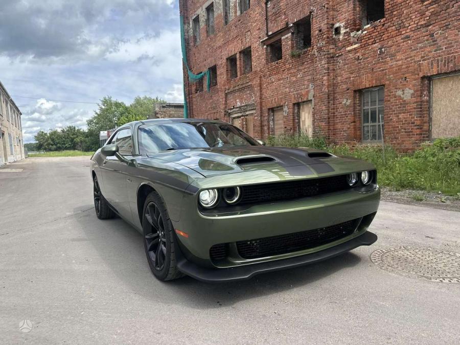Zaļš Dodge Challenger 2018 Šauļi, ar dzinēja tilpumu 3.60 L un nobraukumu 123 tūkst. km par 16300 €, foto 26 vietnē AUTOMOTO.COM.LV