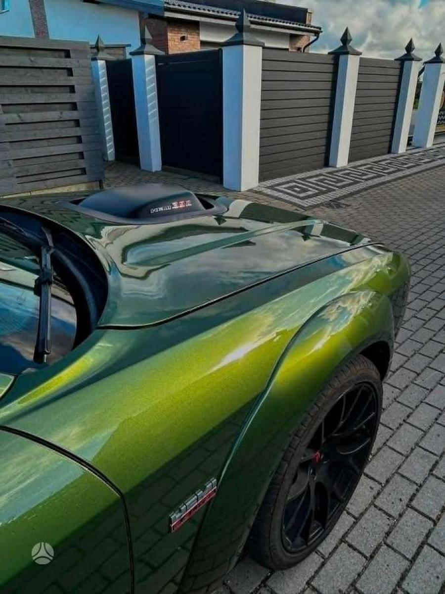Green Dodge Challenger 2018 in Klaipeda, with an engine capacity of 6.42 L and mileage of 45 thousand km for 27000 €, photo 5 on AUTOMOTO.COM.LV