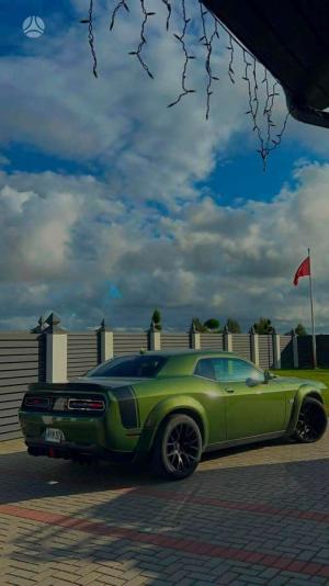 Green Dodge Challenger 2018 in Klaipeda, with an engine capacity of 6.42 L and mileage of 45 thousand km for 27000 €, photo 8 on AUTOMOTO.COM.LV