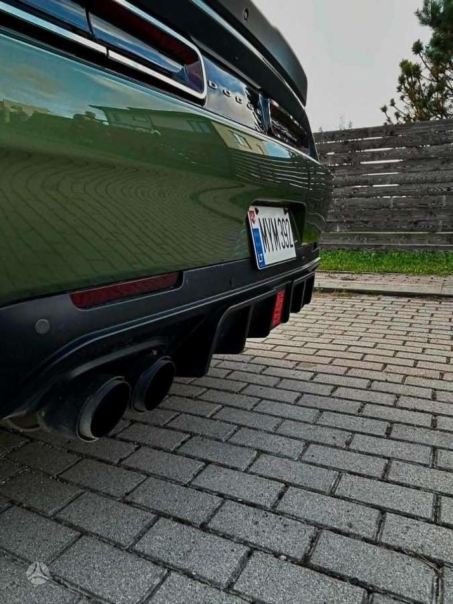 Green Dodge Challenger 2018 in Klaipeda, with an engine capacity of 6.42 L and mileage of 45 thousand km for 27000 €, photo 16 on AUTOMOTO.COM.LV