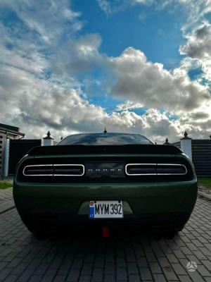 Green Dodge Challenger 2018 in Klaipeda, with an engine capacity of 6.42 L and mileage of 45 thousand km for 27000 €, photo 19 on AUTOMOTO.COM.LV