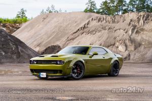 Zaļš Dodge Challenger 2019 Tallina, ar dzinēja tilpumu 6.20 L un nobraukumu 43 tūkst. km par 90000 €, foto  vietnē AUTOMOTO.COM.LV