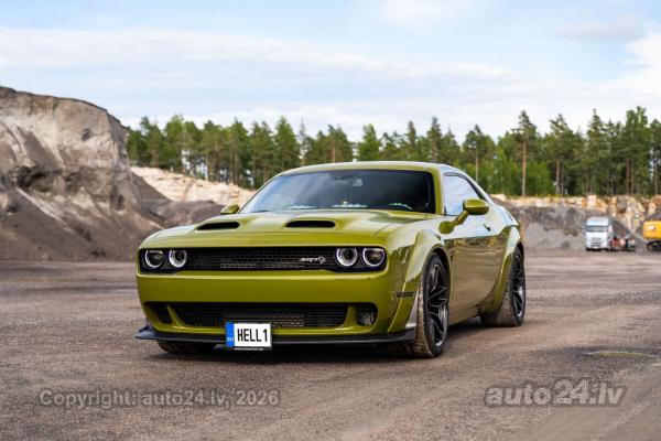 Green Dodge Challenger 2019 in Tallinn, with an engine capacity of 6.20 L and mileage of 43 thousand km for 90000 €, photo 3 on AUTOMOTO.COM.LV