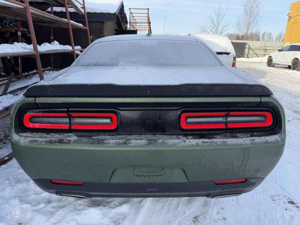 Green Dodge Challenger 2024 in Siauliai, with an engine capacity of 3.60 L and mileage of 66 thousand km for 7260 €, photo 4 on AUTOMOTO.COM.LV