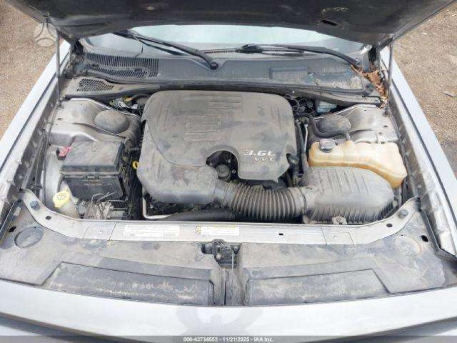 Pelēks Dodge Challenger 2011 Klaipėda, ar dzinēja tilpumu 3.60 L un nobraukumu 233 tūkst. km par 4250 €, foto 8 vietnē AUTOMOTO.COM.LV