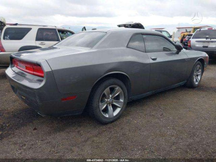 Pelēks Dodge Challenger 2011 Klaipėda, ar dzinēja tilpumu 3.60 L un nobraukumu 233 tūkst. km par 4250 €, foto 14 vietnē AUTOMOTO.COM.LV