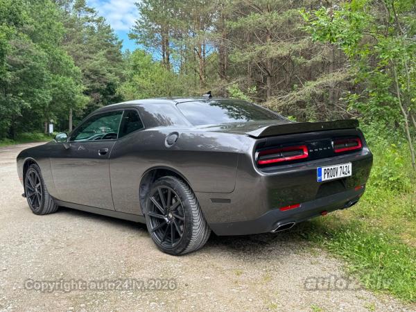 Grey Dodge Challenger 2015 in Tallinn, with an engine capacity of 3.60 L and mileage of 153 thousand km for 20500 €, photo 4 on AUTOMOTO.COM.LV