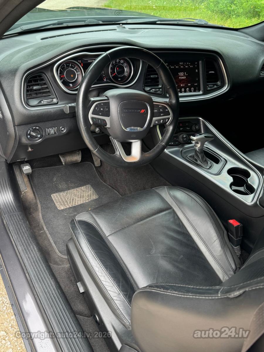 Grey Dodge Challenger 2015 in Tallinn, with an engine capacity of 3.60 L and mileage of 153 thousand km for 20500 €, photo 7 on AUTOMOTO.COM.LV