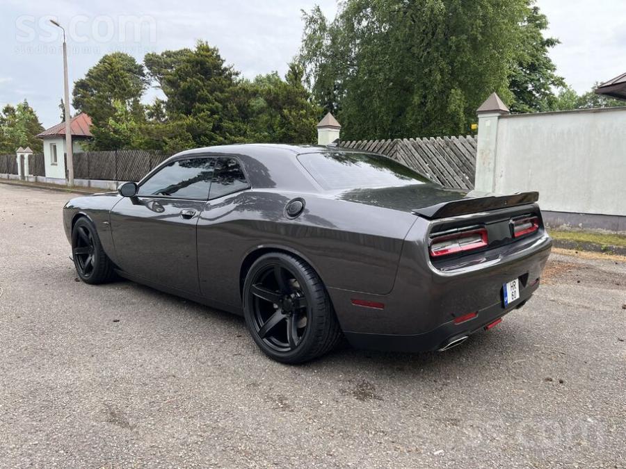 Pelēks Dodge Challenger 2016 Ventspils, ar dzinēja tilpumu 3.60 L un nobraukumu 114 tūkst. km par 20990 €, foto 3 vietnē AUTOMOTO.COM.LV