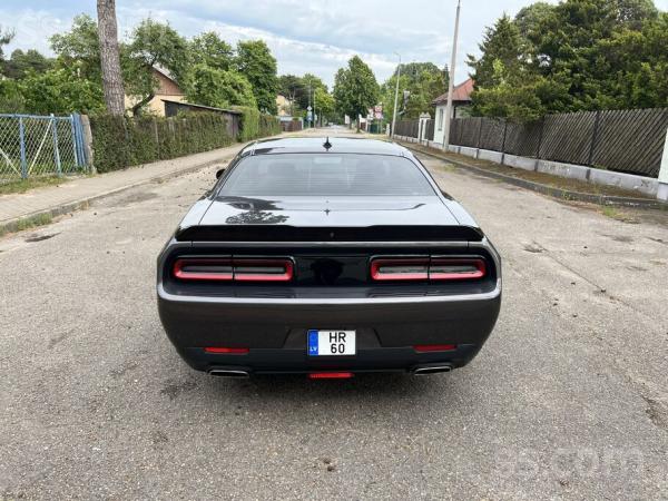Pelēks Dodge Challenger 2016 Ventspils, ar dzinēja tilpumu 3.60 L un nobraukumu 114 tūkst. km par 20990 €, foto 3 vietnē AUTOMOTO.COM.LV