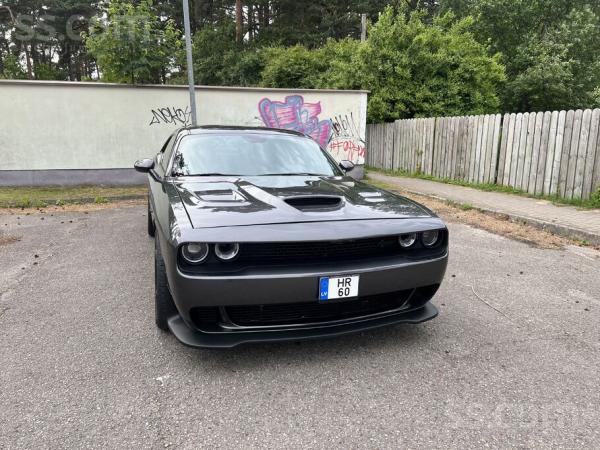 Pelēks Dodge Challenger 2016 Ventspils, ar dzinēja tilpumu 3.60 L un nobraukumu 114 tūkst. km par 20990 €, foto 5 vietnē AUTOMOTO.COM.LV