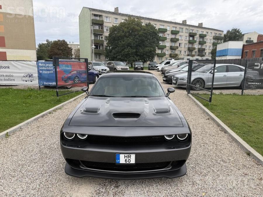 Pelēks Dodge Challenger 2016 Ventspils, ar dzinēja tilpumu 3.60 L un nobraukumu 117 tūkst. km par 20990 €, foto 4 vietnē AUTOMOTO.COM.LV