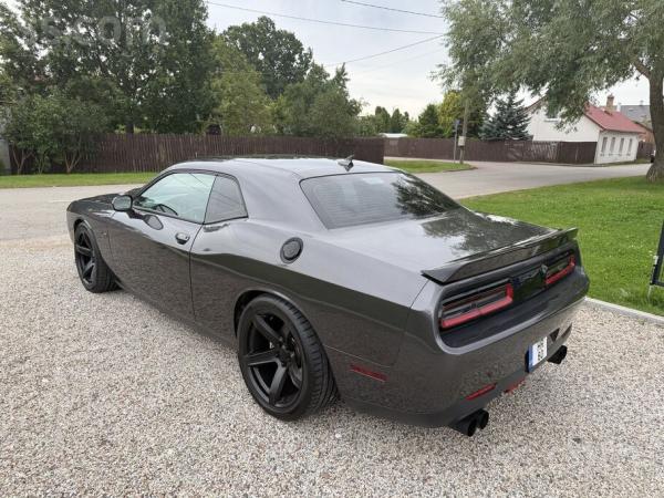 Pelēks Dodge Challenger 2016 Ventspils, ar dzinēja tilpumu 3.60 L un nobraukumu 117 tūkst. km par 20990 €, foto 10 vietnē AUTOMOTO.COM.LV