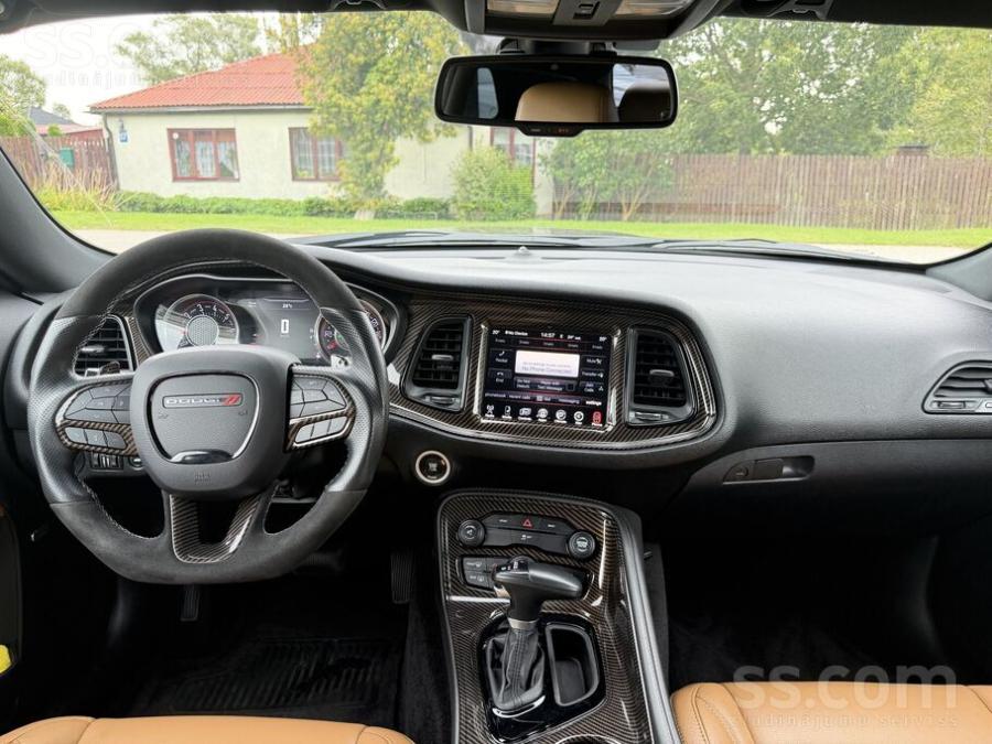 Pelēks Dodge Challenger 2016 Ventspils, ar dzinēja tilpumu 3.60 L un nobraukumu 117 tūkst. km par 20990 €, foto 19 vietnē AUTOMOTO.COM.LV