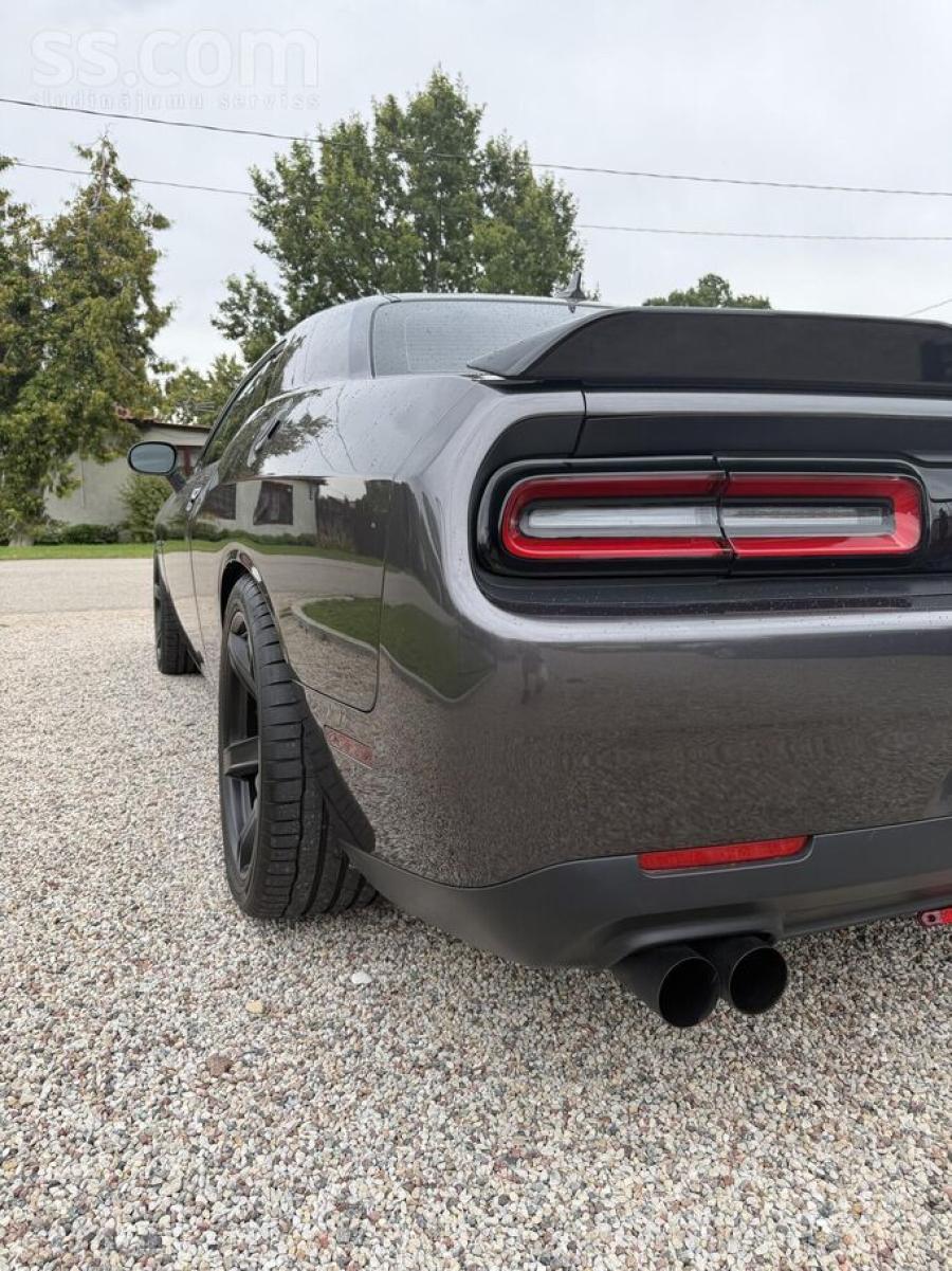 Pelēks Dodge Challenger 2016 Ventspils, ar dzinēja tilpumu 3.60 L un nobraukumu 117 tūkst. km par 20990 €, foto 30 vietnē AUTOMOTO.COM.LV