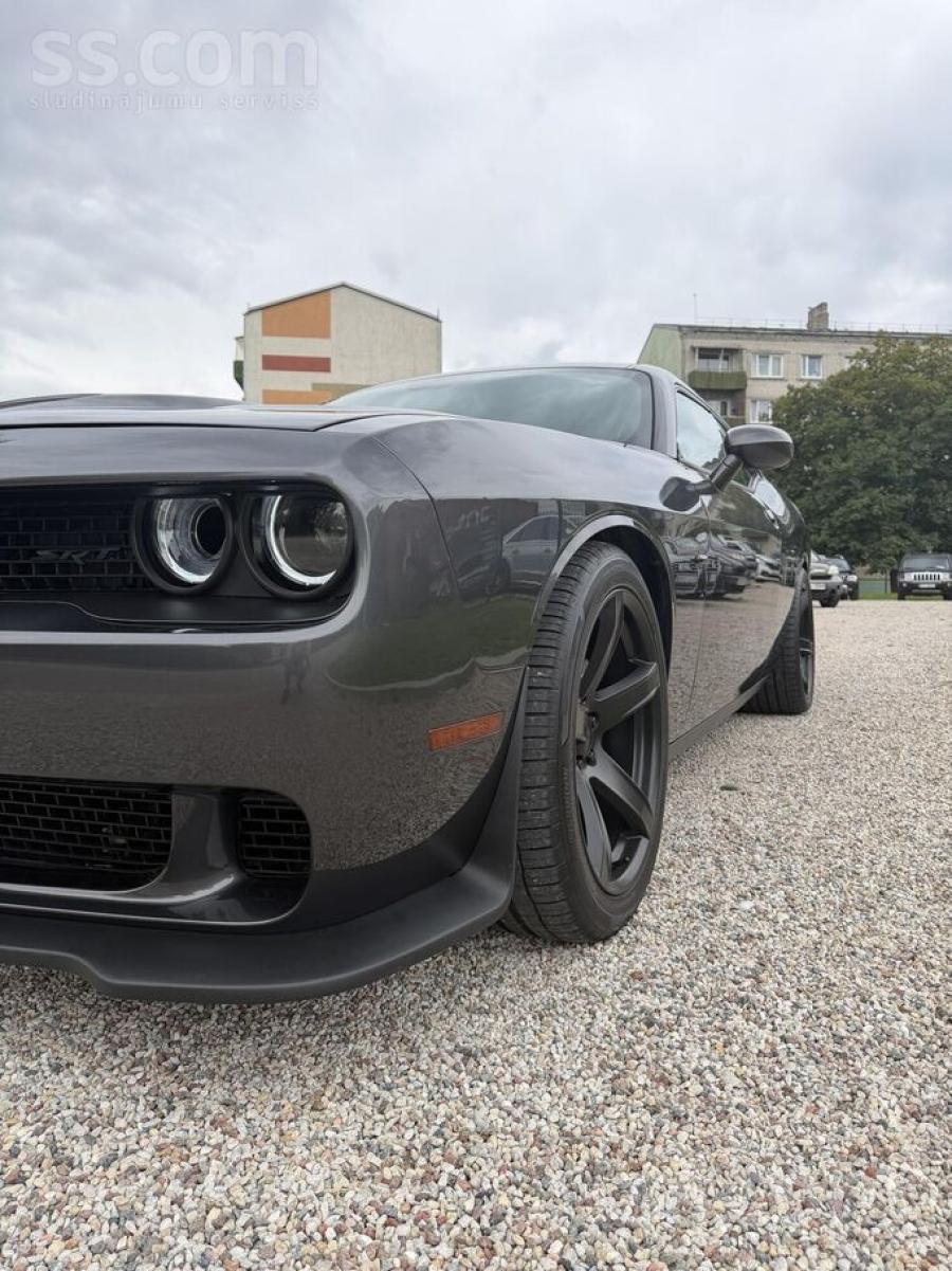 Pelēks Dodge Challenger 2016 Ventspils, ar dzinēja tilpumu 3.60 L un nobraukumu 117 tūkst. km par 20990 €, foto 32 vietnē AUTOMOTO.COM.LV