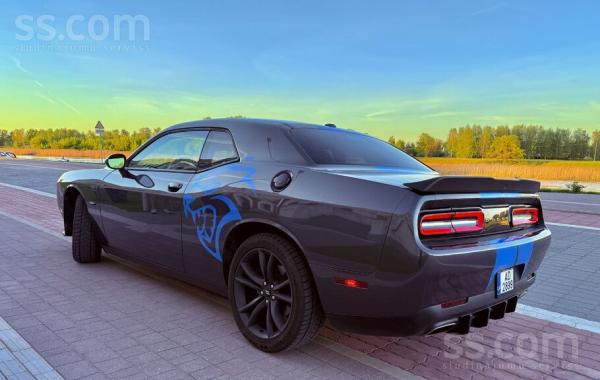 Grey Dodge Challenger 2017 in Jelgava, with an engine capacity of 3.60 L and mileage of 108 thousand km for 23400 €, photo 3 on AUTOMOTO.COM.LV