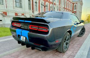 Grey Dodge Challenger 2017 in Jelgava, with an engine capacity of 3.60 L and mileage of 108 thousand km for 23400 €, photo 4 on AUTOMOTO.COM.LV