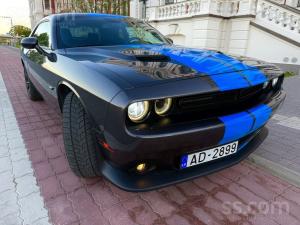 Grey Dodge Challenger 2017 in Jelgava, with an engine capacity of 3.60 L and mileage of 108 thousand km for 23400 €, photo 6 on AUTOMOTO.COM.LV