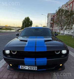 Grey Dodge Challenger 2017 in Jelgava, with an engine capacity of 3.60 L and mileage of 108 thousand km for 23400 €, photo 7 on AUTOMOTO.COM.LV