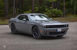 Grey Dodge Challenger 2017 in Druskininkai, with an engine capacity of 3.60 L and mileage of 117 thousand km for 15350 €, photo 3 on AUTOMOTO.COM.LV