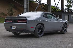 Grey Dodge Challenger 2017 in Druskininkai, with an engine capacity of 3.60 L and mileage of 117 thousand km for 15350 €, photo 5 on AUTOMOTO.COM.LV
