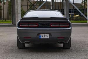 Grey Dodge Challenger 2017 in Druskininkai, with an engine capacity of 3.60 L and mileage of 117 thousand km for 15350 €, photo 6 on AUTOMOTO.COM.LV
