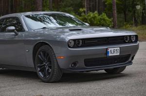 Grey Dodge Challenger 2017 in Druskininkai, with an engine capacity of 3.60 L and mileage of 117 thousand km for 15350 €, photo 11 on AUTOMOTO.COM.LV