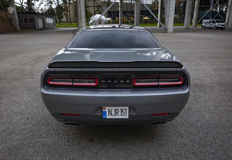 Grey Dodge Challenger 2017 in Druskininkai, with an engine capacity of 3.60 L and mileage of 117 thousand km for 15350 €, photo 13 on AUTOMOTO.COM.LV