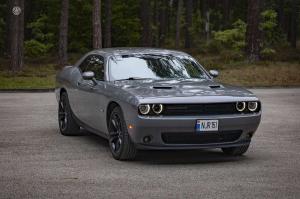 Grey Dodge Challenger 2017 in Druskininkai, with an engine capacity of 3.60 L and mileage of 117 thousand km for 15350 €, photo 16 on AUTOMOTO.COM.LV