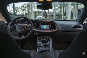 Grey Dodge Challenger 2017 in Druskininkai, with an engine capacity of 3.60 L and mileage of 117 thousand km for 15350 €, photo 18 on AUTOMOTO.COM.LV