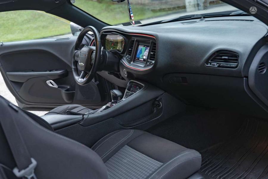 Grey Dodge Challenger 2017 in Druskininkai, with an engine capacity of 3.60 L and mileage of 117 thousand km for 15350 €, photo 24 on AUTOMOTO.COM.LV