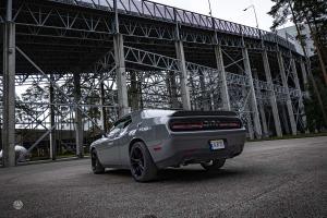 Grey Dodge Challenger 2017 in Druskininkai, with an engine capacity of 3.60 L and mileage of 117 thousand km for 15350 €, photo 31 on AUTOMOTO.COM.LV